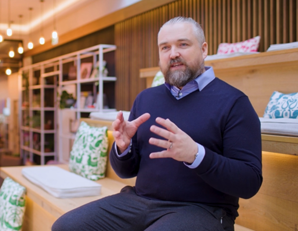 Why Choose OneHub: Employee Experience Platform?